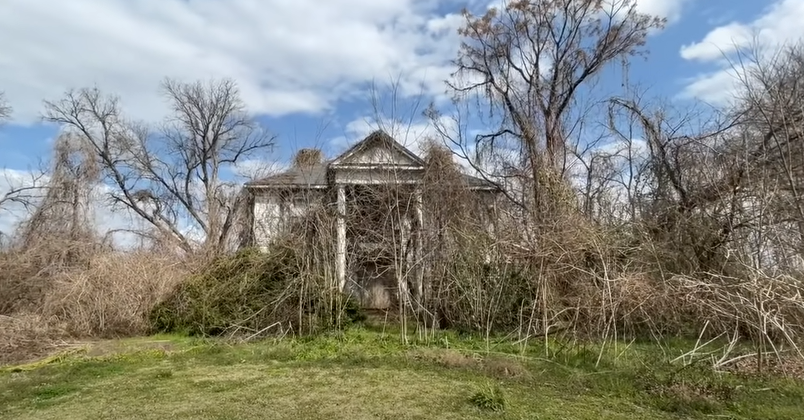 This Eerie And Fantastic Footage Takes You Inside Mississippi’s Abandoned Susie B. Law House