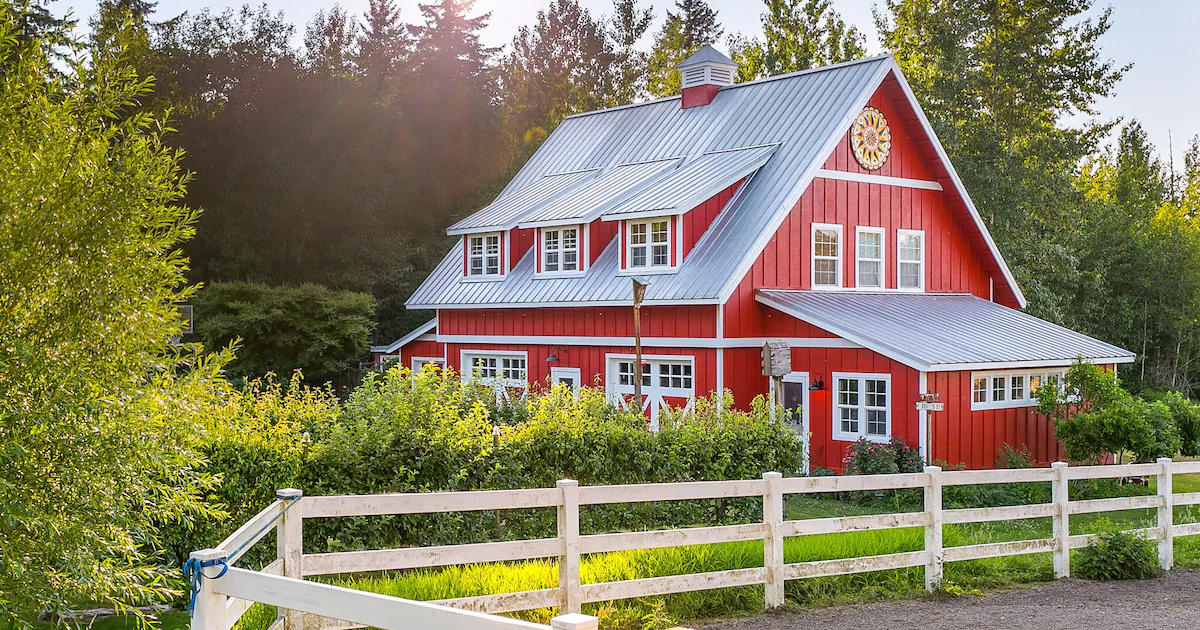 Enjoy A Fall Weekend Getaway In Washington With Apple Picking