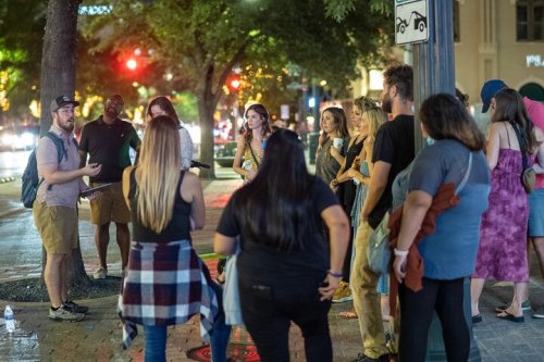 Spookiest Walking Tours In Texas: Austin Murder Walk