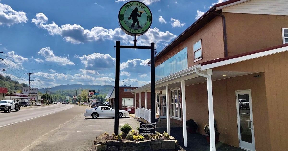 Bigfoot Themed Restaurant: Bigfoot Hotdogs, New Martinsville WV