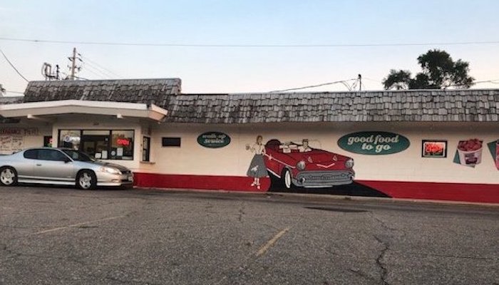 This Classic Drive-Thru In Iowa Is Going Strong Since 1955