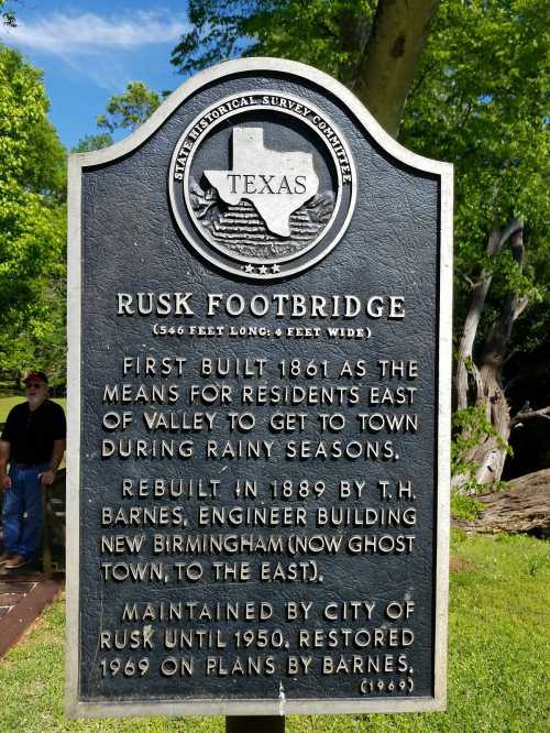Best Footbridges In Texas: The Rusk Footbridge