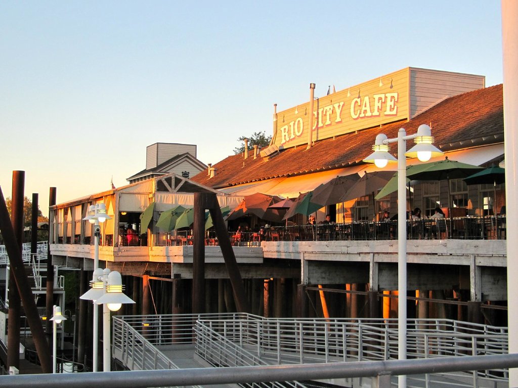 8 Northern California Restaurants On The River