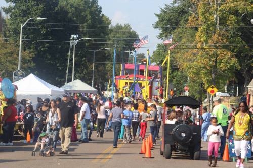 Hatchie Fall Festival In Tennessee Is Fun For The Whole Family