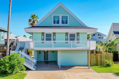 Unique Vrbo Rentals In Texas: Luxury Waterfront Cottage
