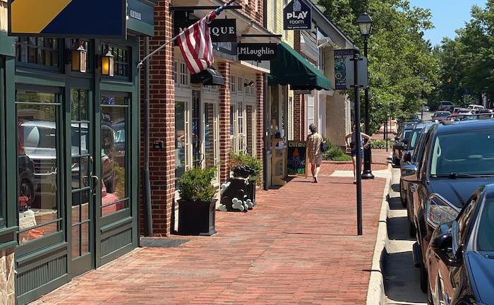 Middleburg Has Amazing Antique Shopping In Virginia