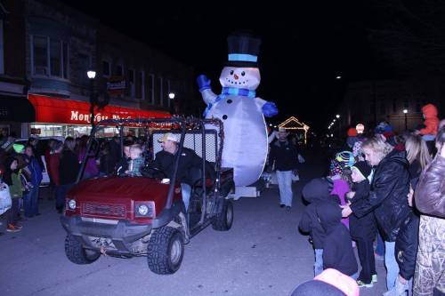Winterset Hosts The Best Old-Fashioned Christmas In Iowa