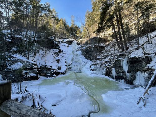 7 Trails In Pennsylvania That Are Perfect For Winter Hiking