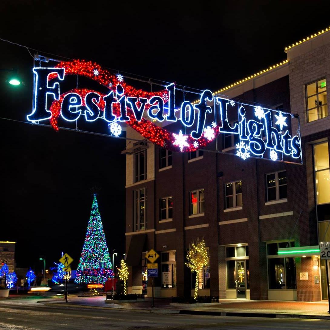 This Christmas Light Display In Kansas Is Beautiful