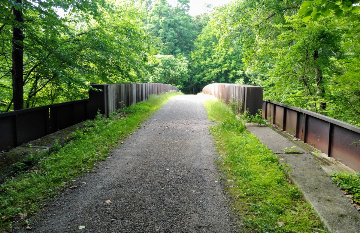Hike Across 13 Old Carriage Bridges In This New York State Park