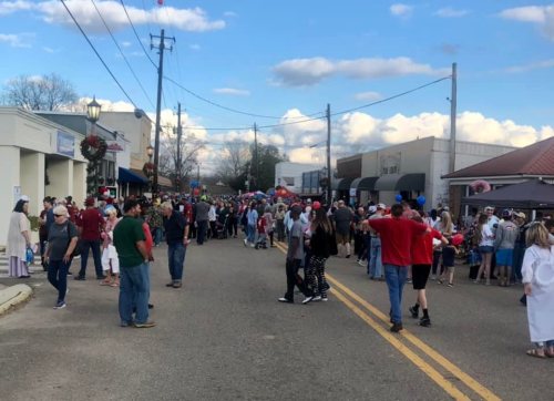 You Can Experience An Old Fashioned Christmas In Alabama