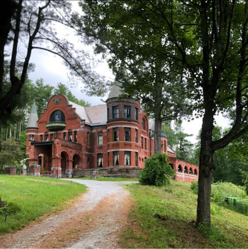 This Small Town's Claim To Fame Is A Historic Castle In Vermont