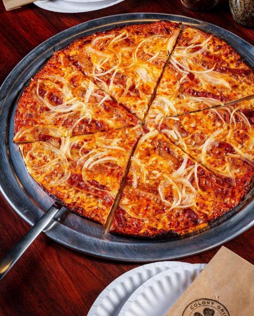 Colony Grill's Hot Oil Pizza In Connecticut Has A Cult Following
