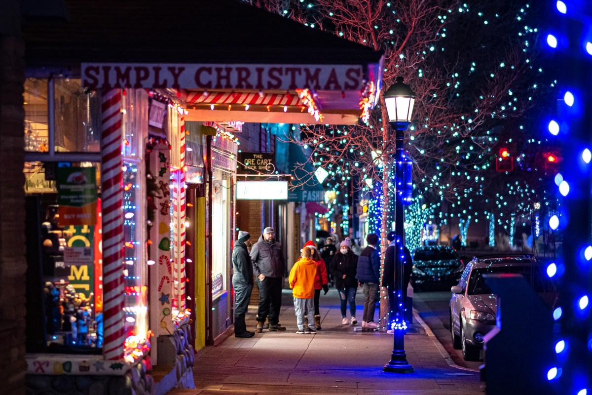Visit The Estes Park Holiday Trail In Colorado This Winter