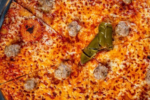 Colony Grill's Hot Oil Pizza In Connecticut Has A Cult Following
