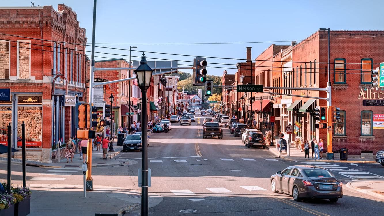 This Walkable Stretch Of Shops And Restaurants In Small-Town Minnesota ...