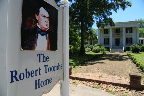 Visit These 12 Charming Small Towns in Georgia This Year