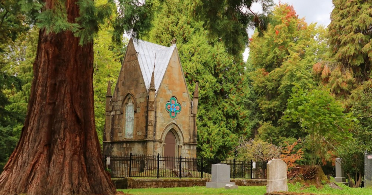 Historic And Underrated: 9 Creepy Cemeteries In Oregon