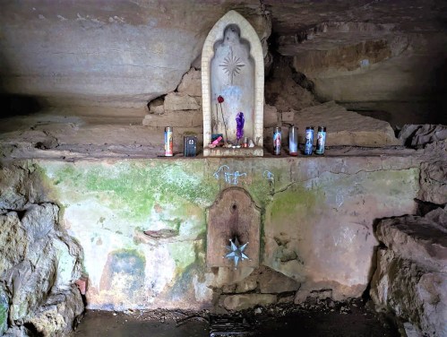 Grotto Spring Is A Mysterious Underground Grotto In Arkansas