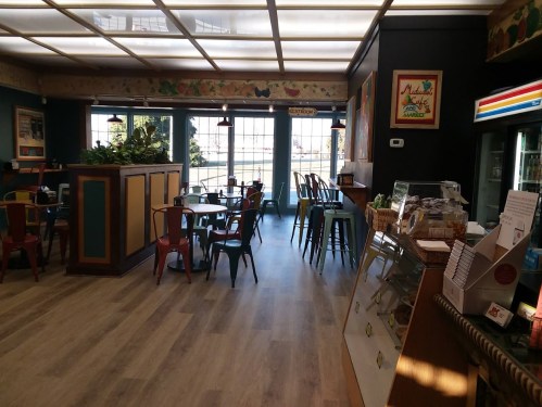 This Mom-And-Pop Café In Indiana Is Everything You Need In Life