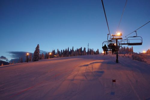 Enjoy Night Skiing At This Mountain Resort In Washington