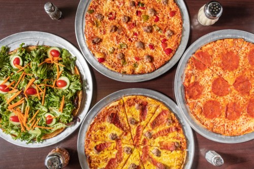 Colony Grill's Hot Oil Pizza In Connecticut Has A Cult Following