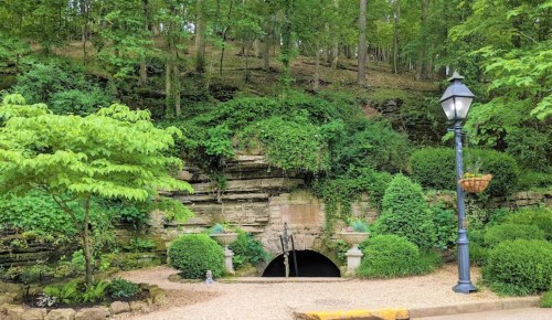 Grotto Spring Is A Mysterious Underground Grotto In Arkansas
