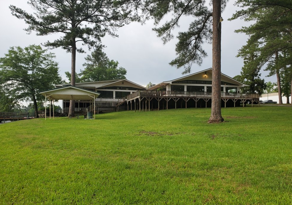 The Breathtaking Lakefront Restaurant In Alabama Where The View Is As ...