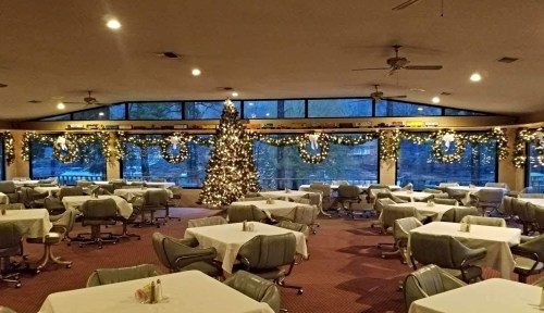 Lakeshore Restaurant In Alabama Has A Great View