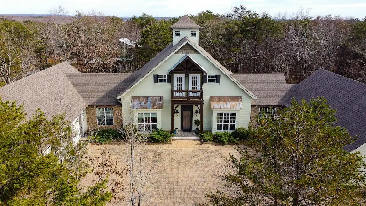 You’ll Find A Luxury Airbnb In Alabama, It’s Ideal For Winter Snuggles ...