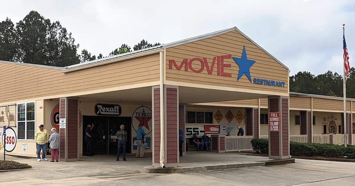 The Movie Star Has One Of The Best Buffets In Mississippi