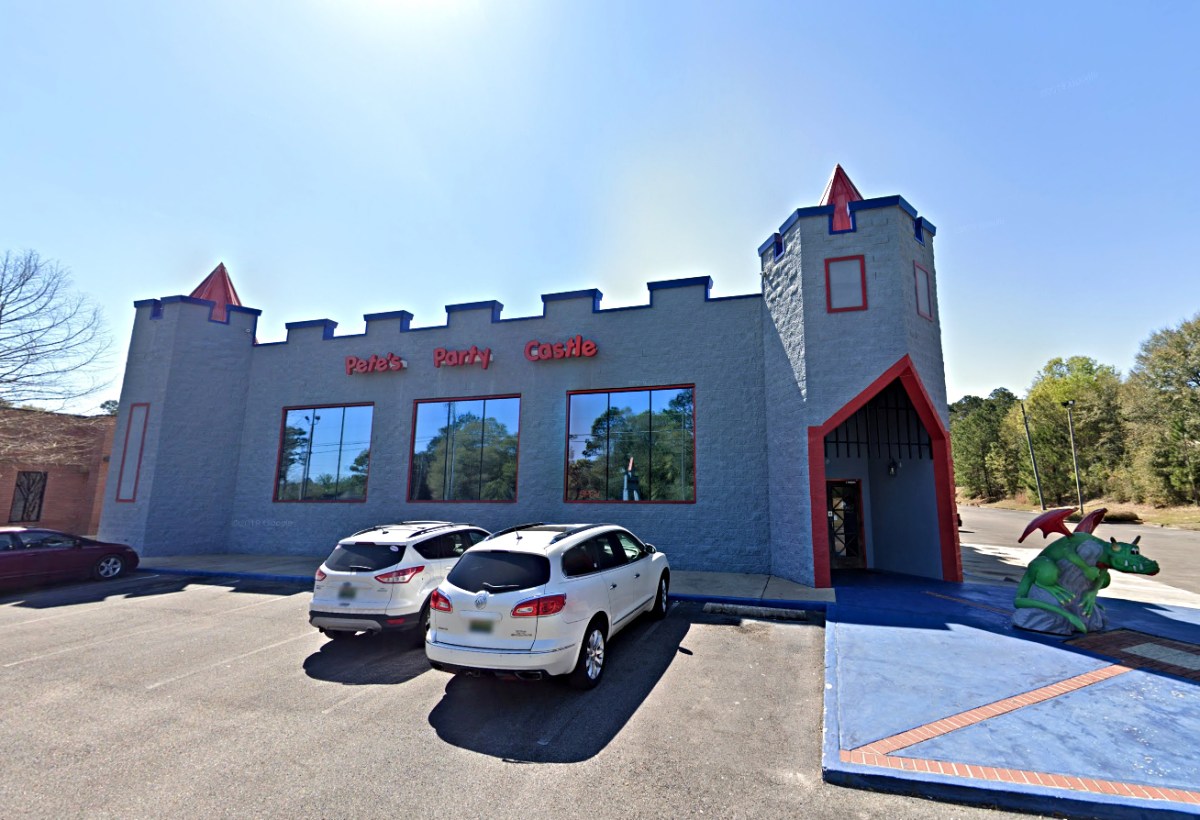 Castle Arcade In Alabama: Pete's Party Castle