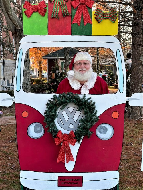 Paris Is The Most Magical Small Christmas Town In Arkansas