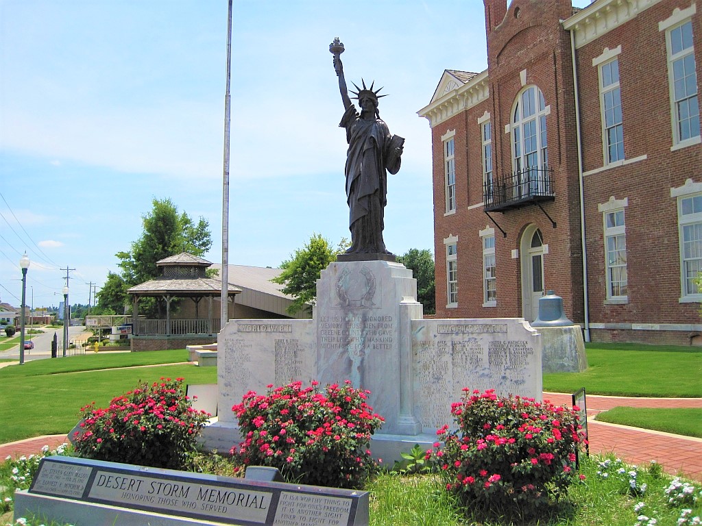 This Iconic Landmark In Arkansas Is The Oldest Replica Of Its Kind