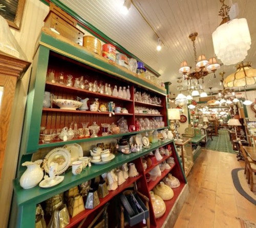 This Gold Country Route Takes You Past 6 Antique Stores
