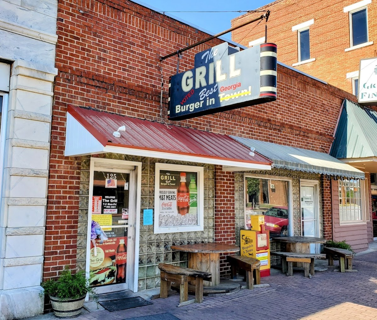 This Small Town Restaurant In Georgia Has Tasty Burgers
