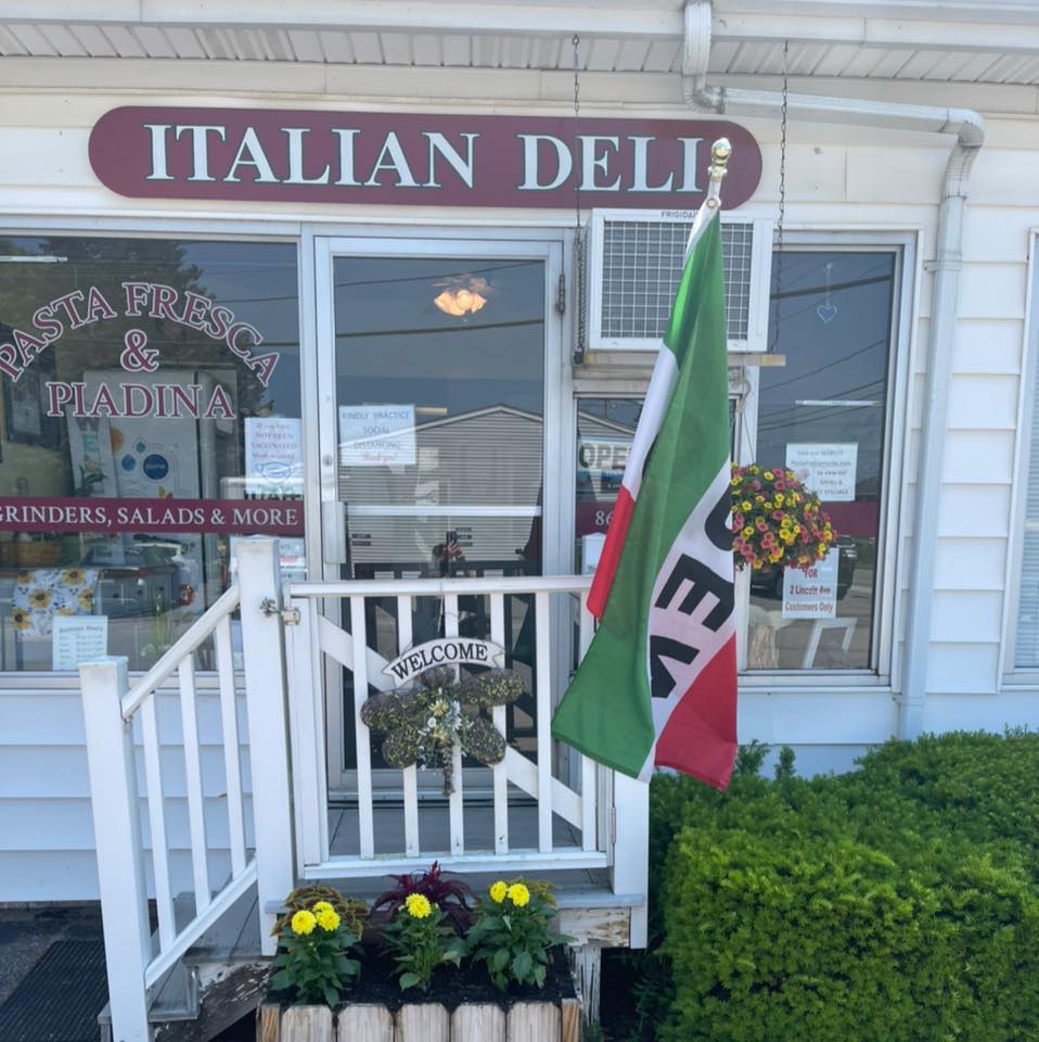The Best Grinders In Connecticut Come From This Tiny Restaurant