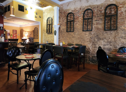 Grab A Bite At This Vampire Themed Restaurant In Louisiana