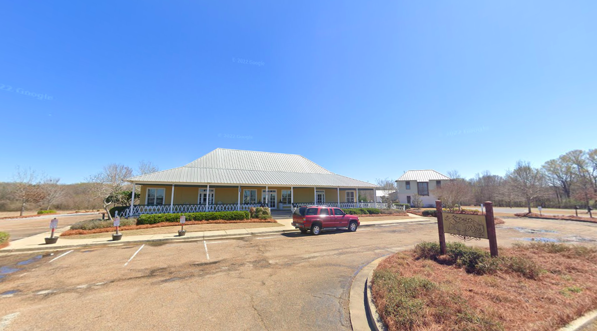 The Mermaid Cafe Is A Lakefront Restaurant In Mississippi That’s ...