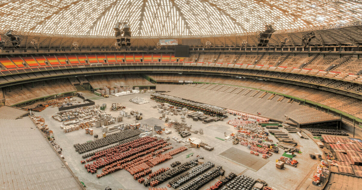The Abandoned Houston Astrodome In Texas Is One Of The Eeriest Places ...