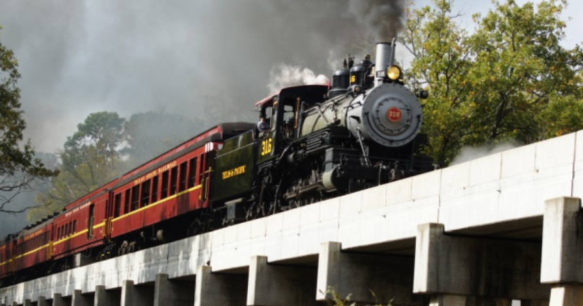 Train Rides In Texas: The Texas State Railroad