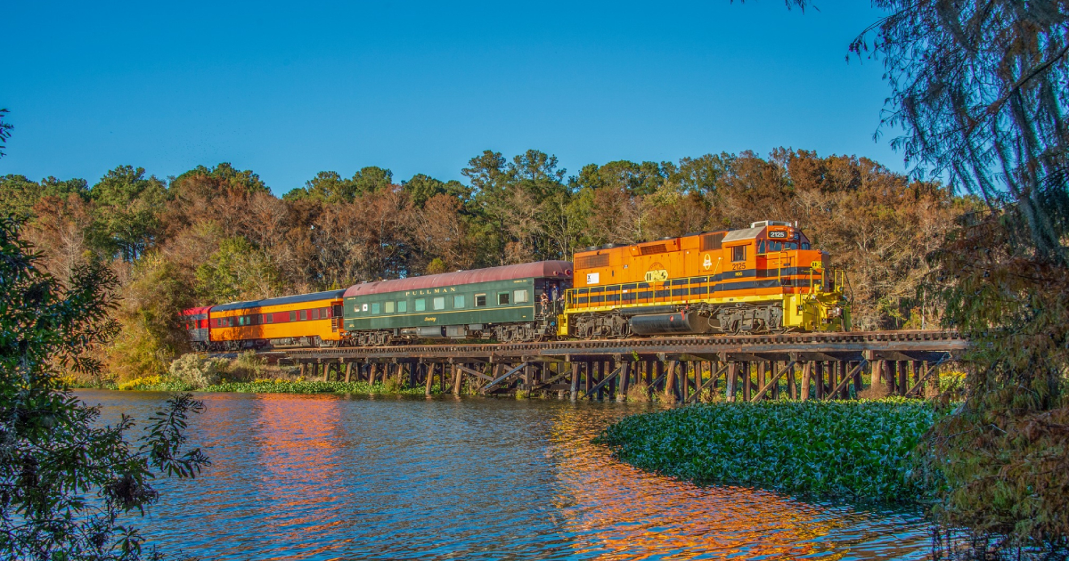 This 38-Mile Train Ride Is The Most Relaxing Way To Enjoy Georgia Scenery