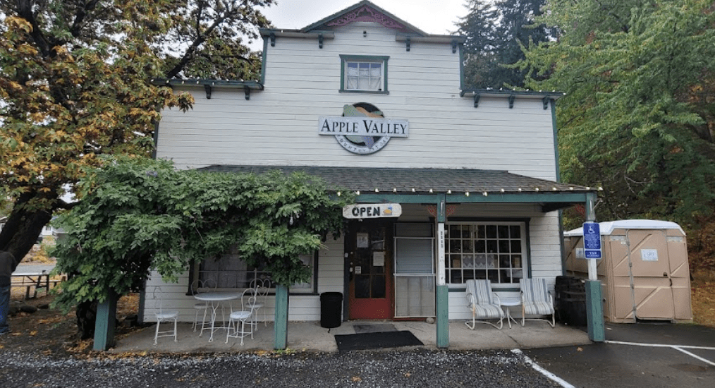 This General Store Is Home To The Best Bakery In Oregon