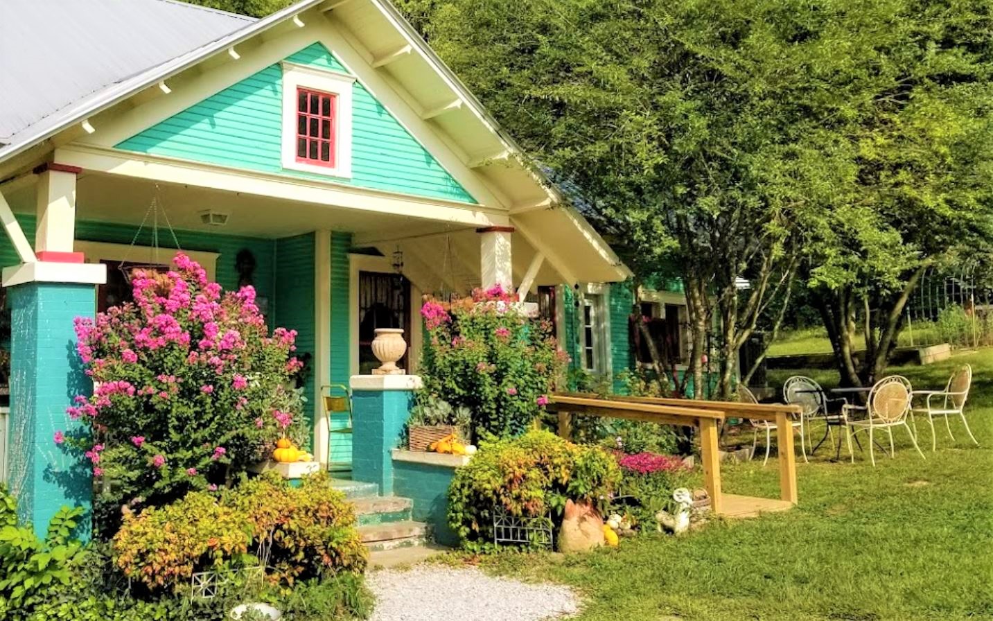 Skylark Cafe Is A Whimsical Restaurant In Arkansas That’s Straight Out Of A Fairytale