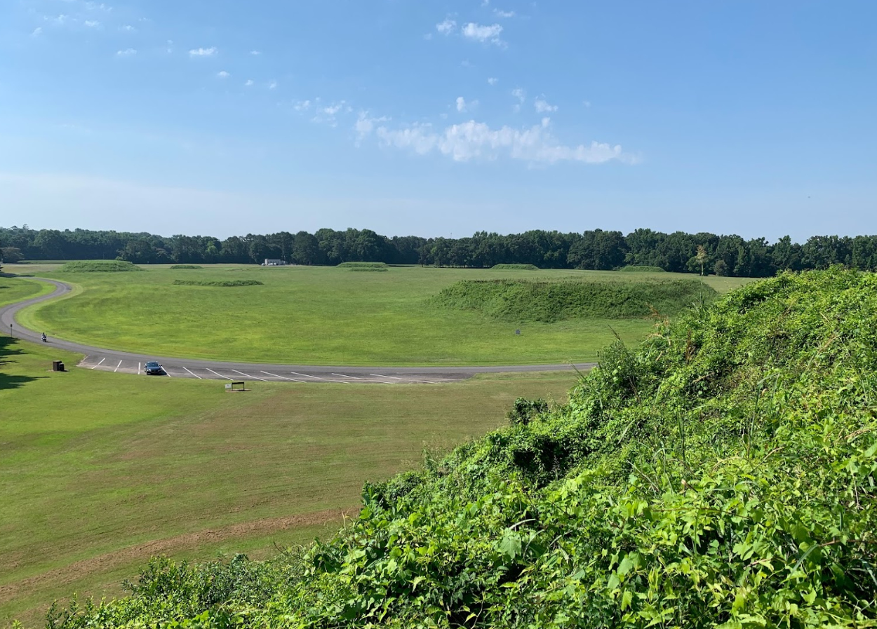 A Loop Around The Indian Mounds At Moundville Archaeological Park In ...