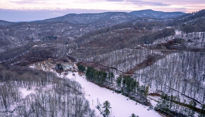 Enjoy A Winter Resort Getaway At Wolf Ridge Ski Resort
