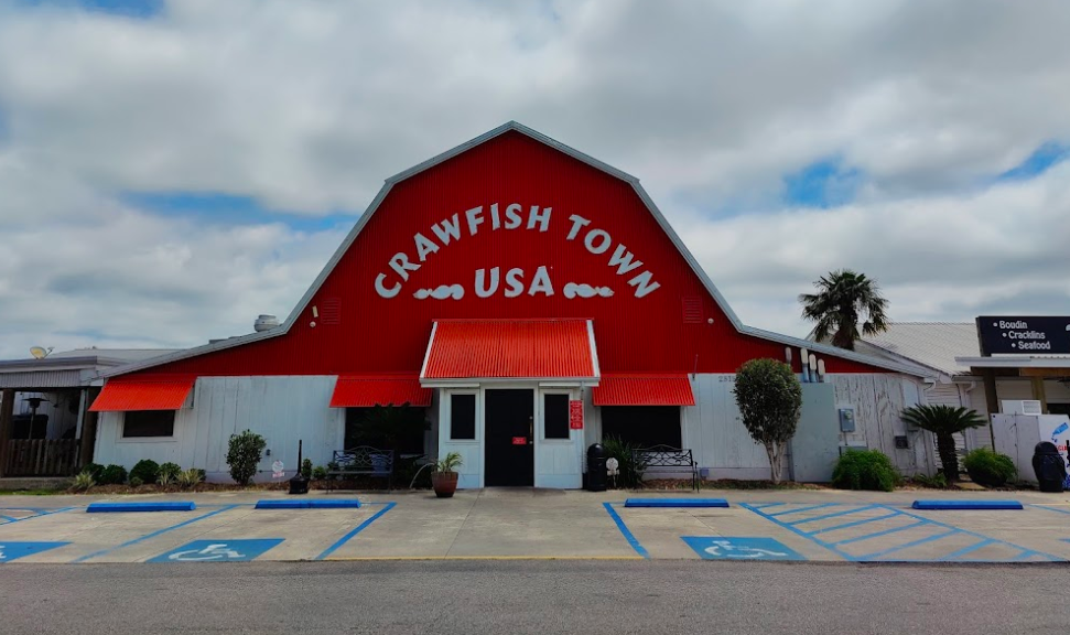 Chow Down At This Rustic Cajun Restaurant In Louisiana