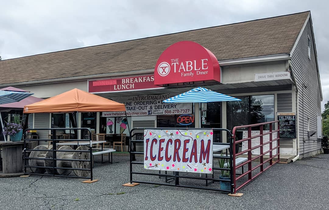 The Table Family Diner: Rustic Restaurant In Massachusetts