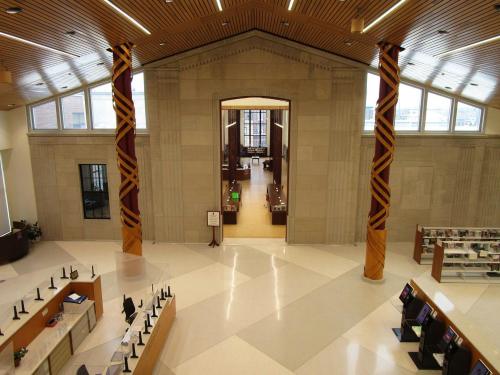 These Historic Landmarks In DeKalb, Illinois Are Photo-Worthy