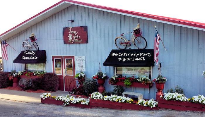 This Rustic Barn Restaurant In Iowa Serves Up Heaping Helpings Of ...